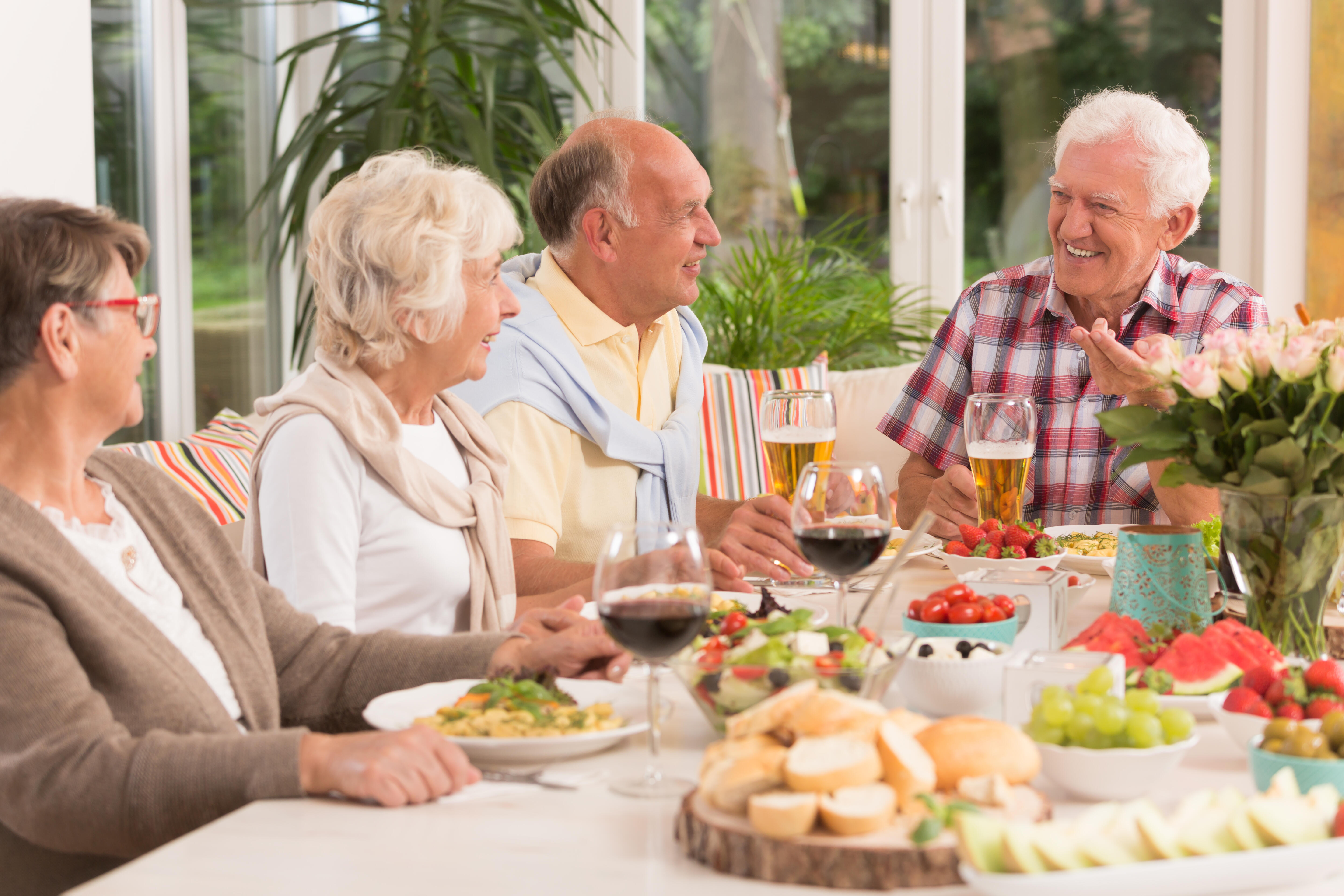 group-of-happy-seniors-eating-a-dinner-PAFFJJQ.jpg | hhhs.ca